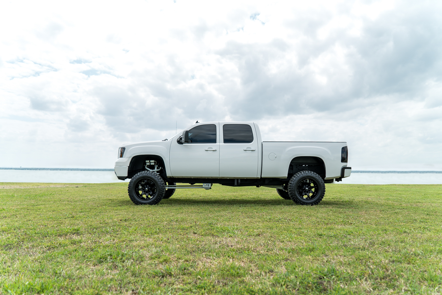 #245 2011 GMC Sierra 2500 SLT diesel white